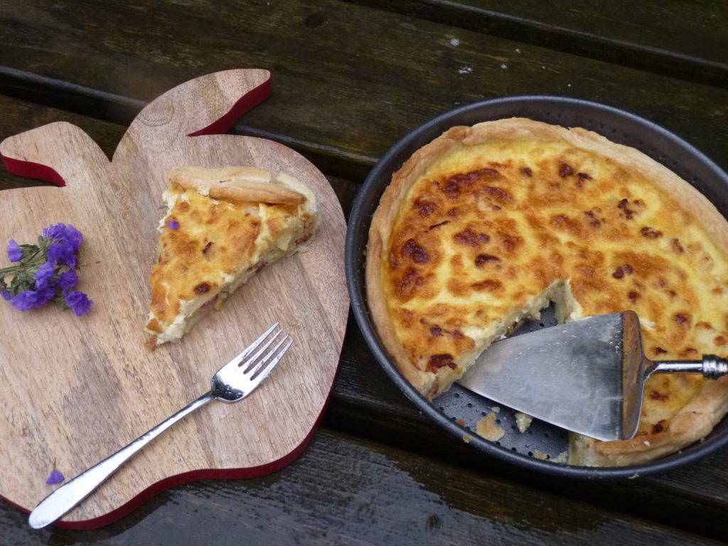 Quiche de manzana dulce, queso y beacon - Catering Iria Castro