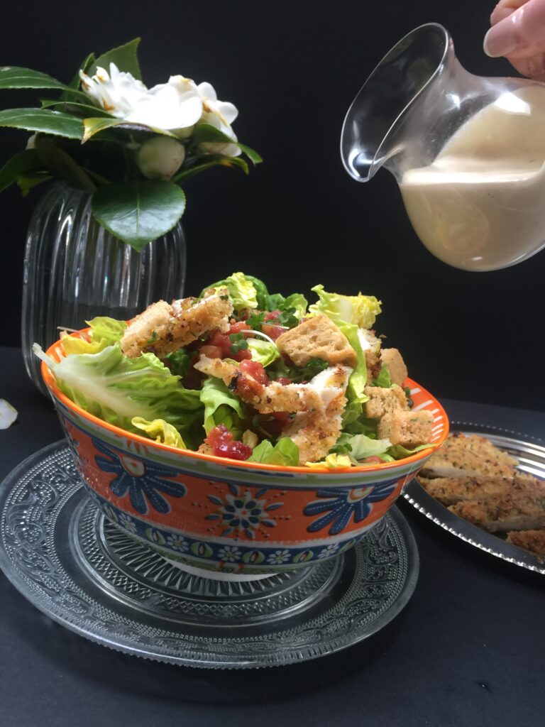[:es]Ensalada Cesar con pollo crujiente[:en]Caesar Salad with crispy ...